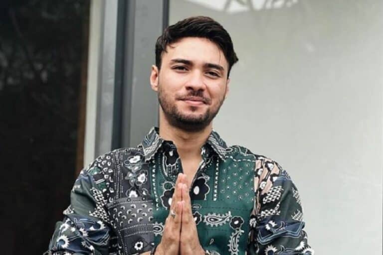 7 Artis Indonesia Brewok, Maskulin dan Memesona!