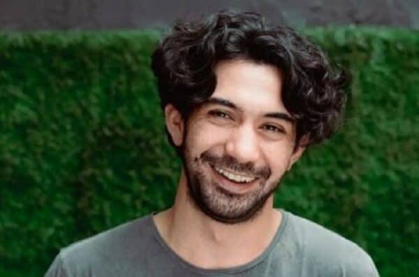 7 Artis Indonesia Brewok, Maskulin dan Memesona!