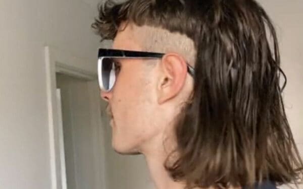7 Gaya Rambut Mullet Pria yang Lagi Populer Saat Ini