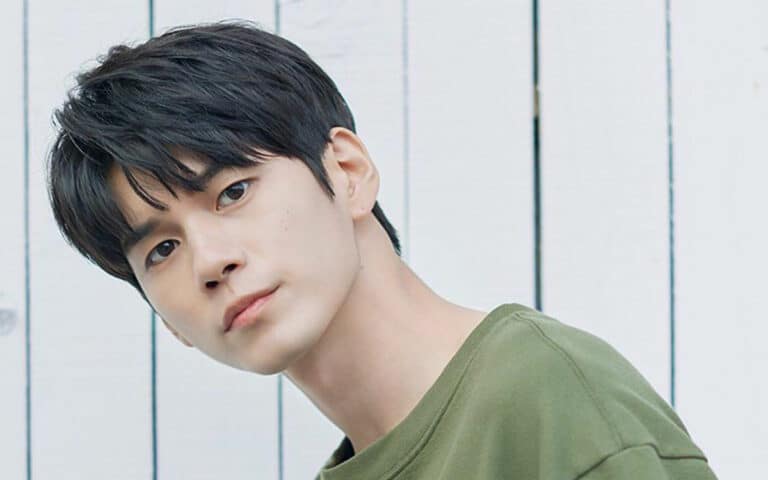 6 Model Rambut Comma Hair Keren ala Pria Korea Kekinian