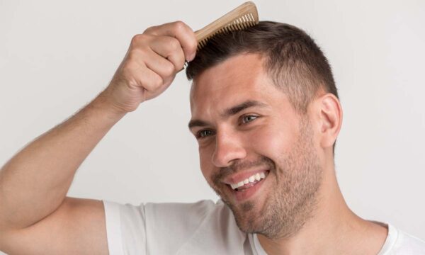 Cara Menyisir Rambut yang Benar agar Rambut Tak Rusak Cara Menyisir Rambut yang Benar agar Rambut Tak Rusak