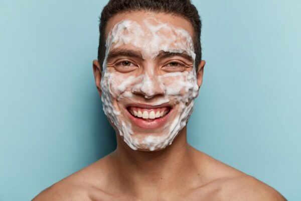 7 Basic Skincare Cowok beserta Cara Pengaplikasiannya