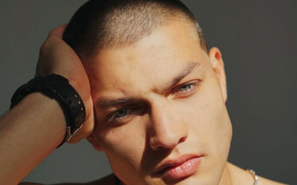 5 Inspirasi Model Rambut Pria Gemuk. Tambah Percaya Diri!