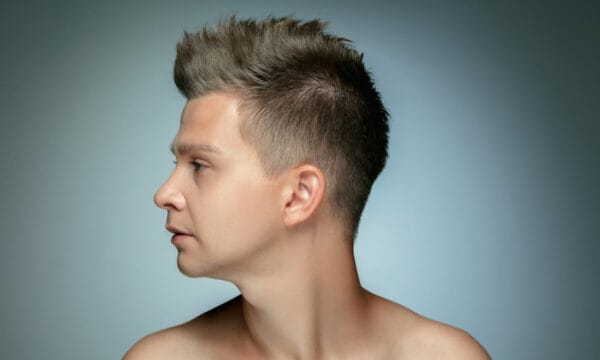 5 Gaya Rambut Jambul Pria, Gak Cuma Quiff dan Pompadour!