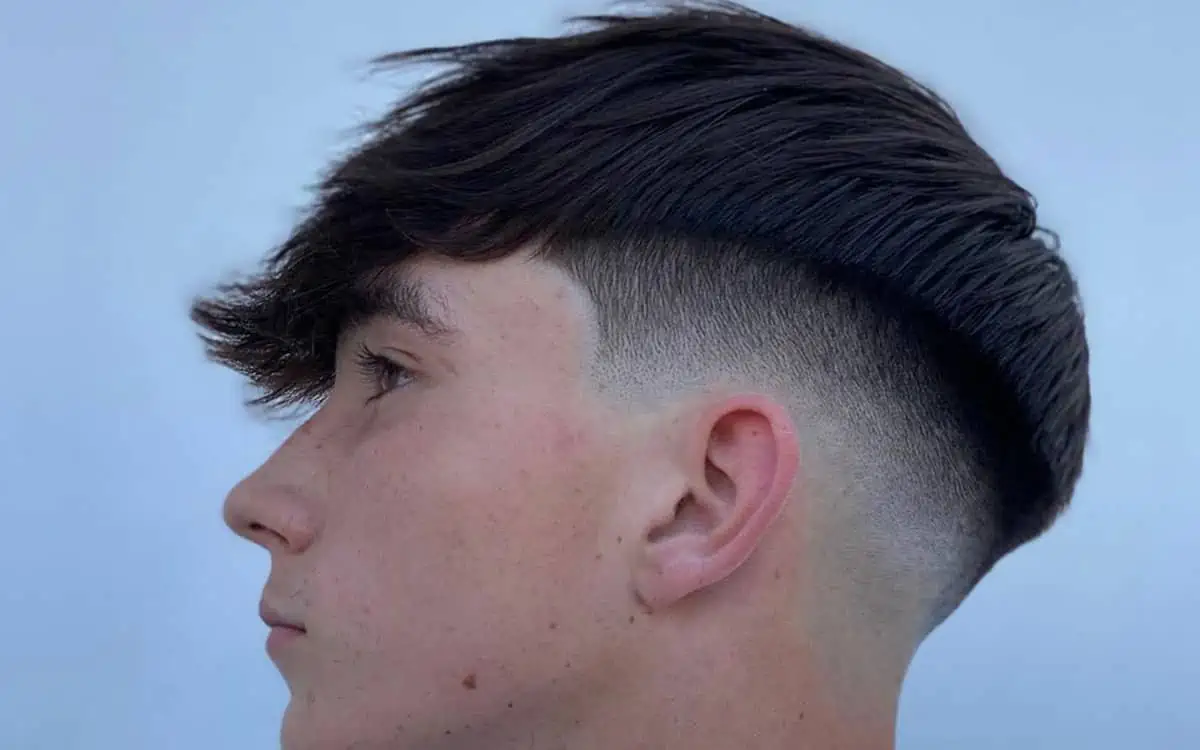 8 Inspirasi Potongan Rambut 2 Jari, Bikin Keren dan Kekinian