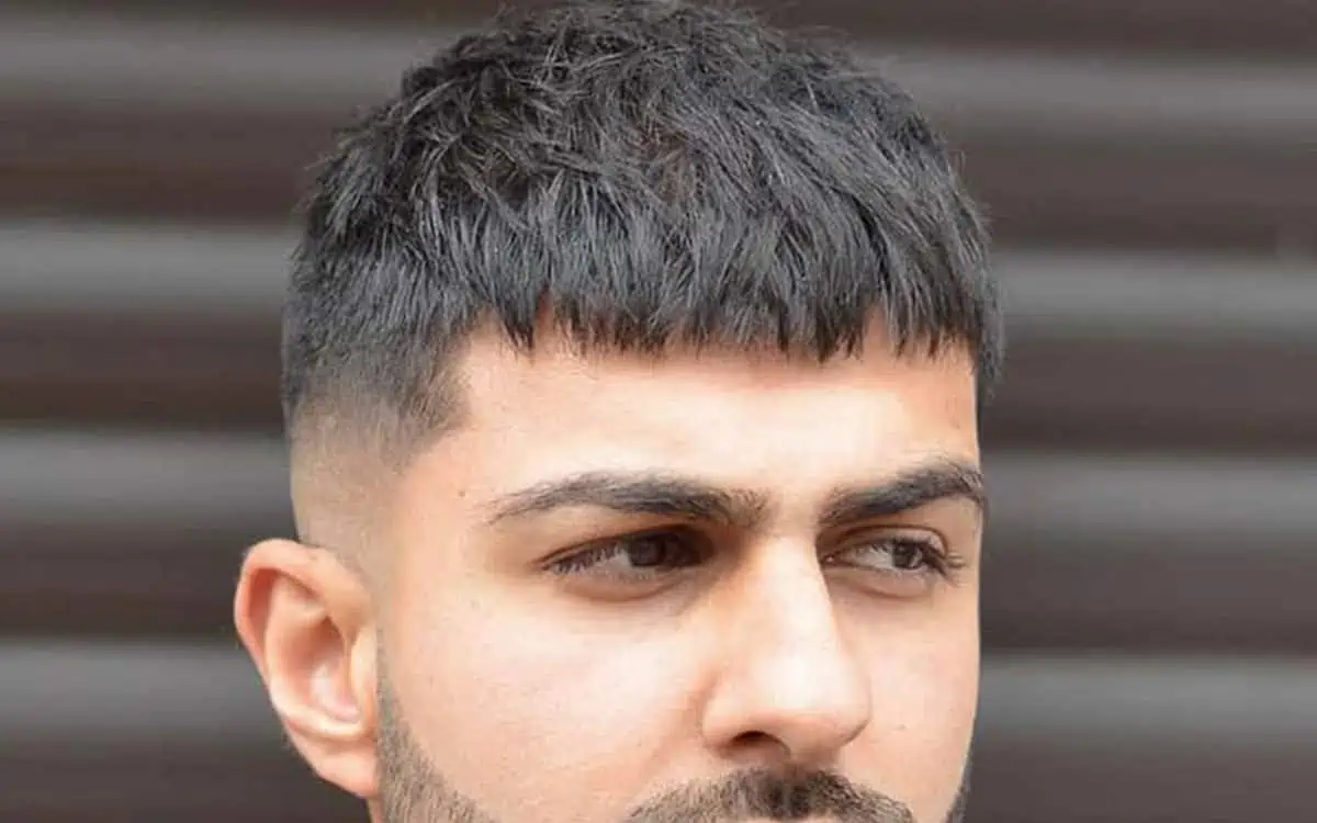 8 Inspirasi Potongan Rambut 2 Jari, Bikin Keren dan Kekinian